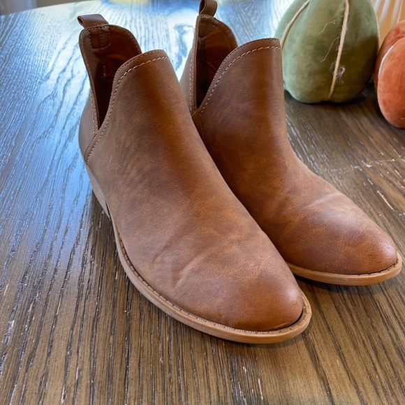 Universal Thread | Shoes | Camel Ankle Boots | Poshmark